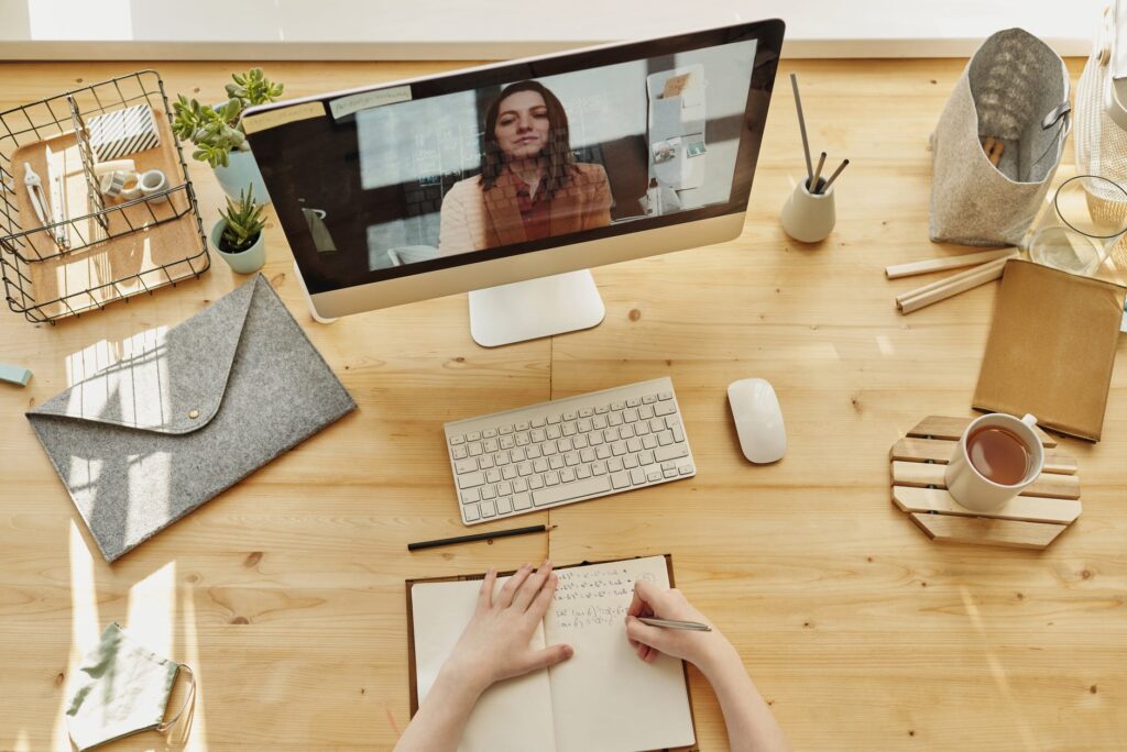 Consejos para dar clases en línea: Mi experiencia – DSVRBLZND